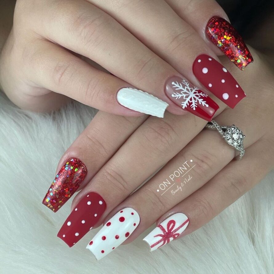 28 Magical Snowflake Christmas Nails to Capture the Winter Wonderland