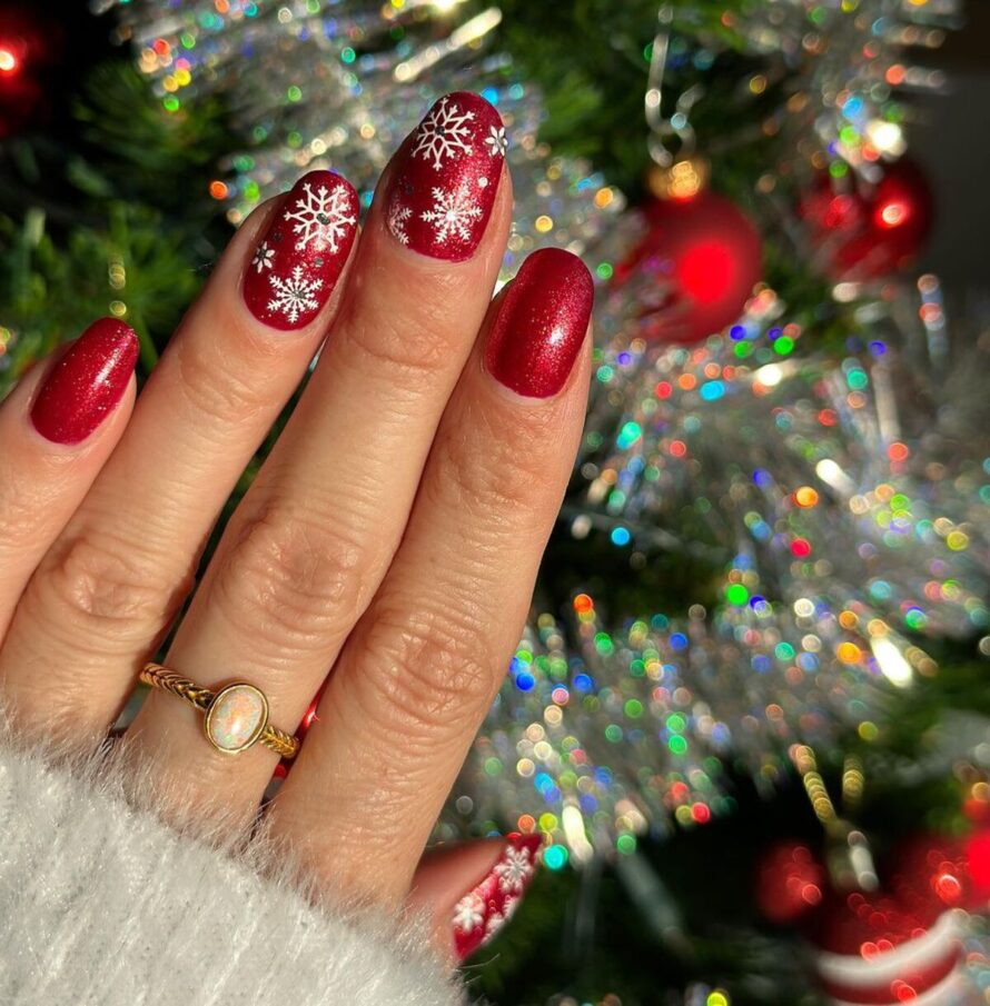 28 Magical Snowflake Christmas Nails to Capture the Winter Wonderland