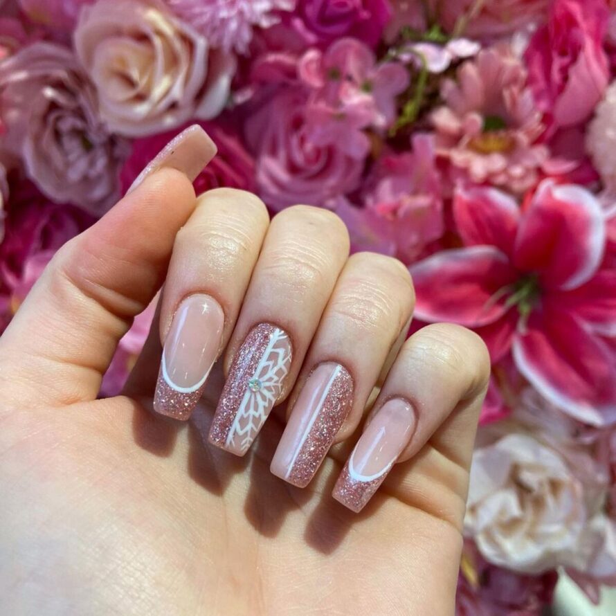 28 Magical Snowflake Christmas Nails to Capture the Winter Wonderland
