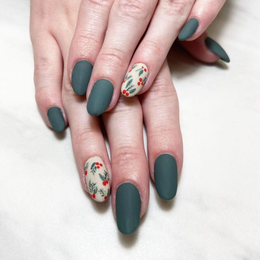 28 Matte Christmas Nails for a Sophisticated Holiday Look