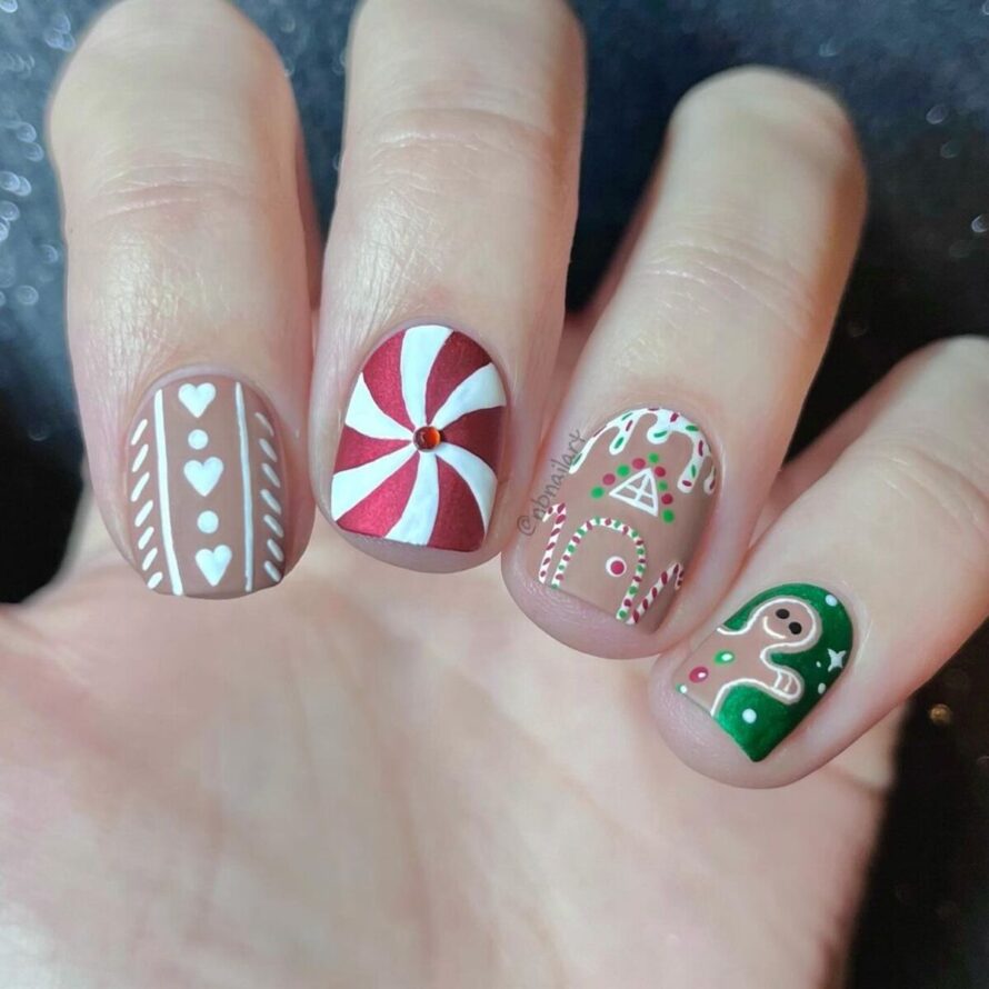 28 Matte Christmas Nails for a Sophisticated Holiday Look