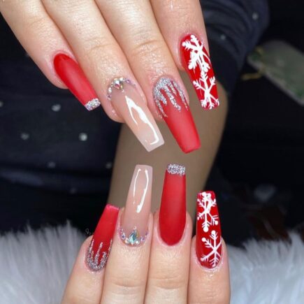 28 Matte Christmas Nails for a Sophisticated Holiday Look