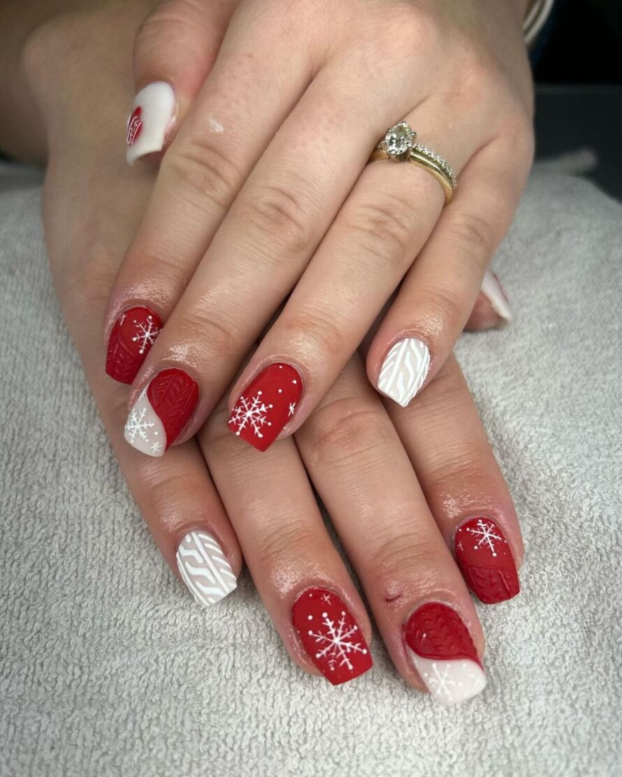 28 Matte Christmas Nails for a Sophisticated Holiday Look