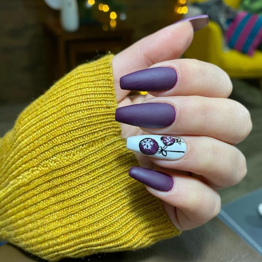 28 Matte Christmas Nails for a Sophisticated Holiday Look