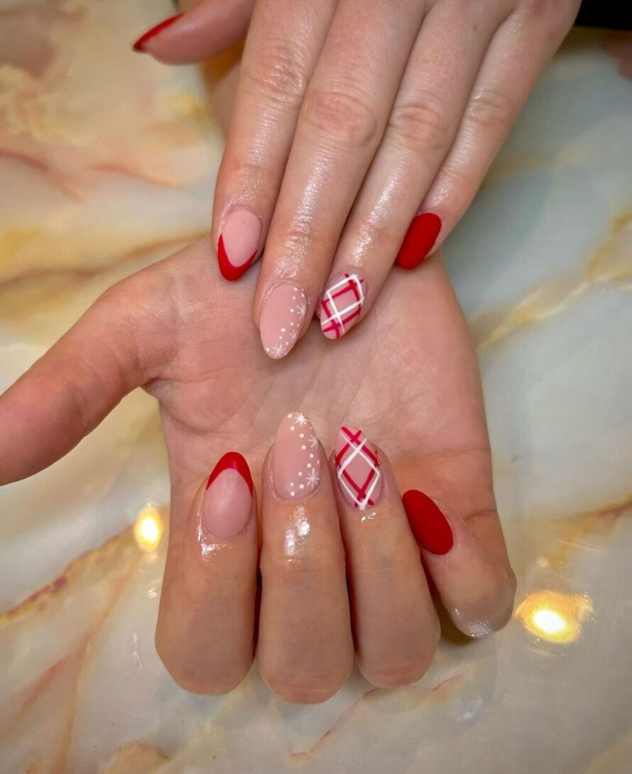 28 Matte Christmas Nails for a Sophisticated Holiday Look