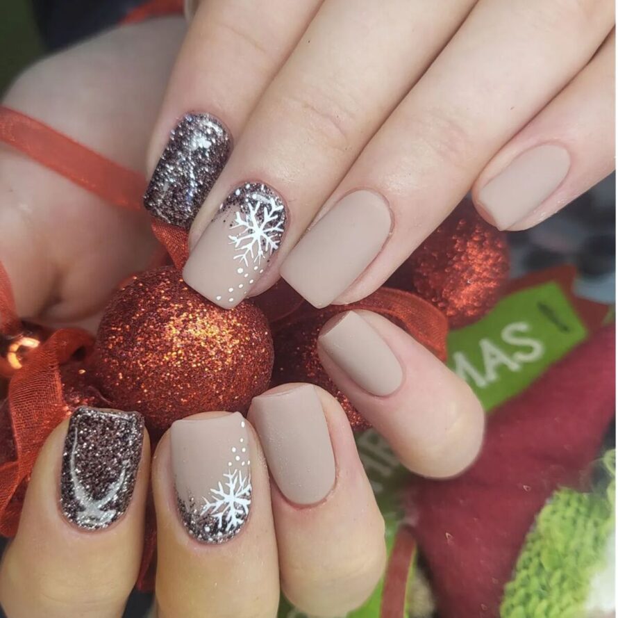 28 Matte Christmas Nails for a Sophisticated Holiday Look