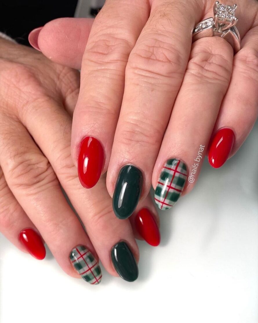 31 Trendy Plaid Christmas Nails for a Cozy Holiday Vibe