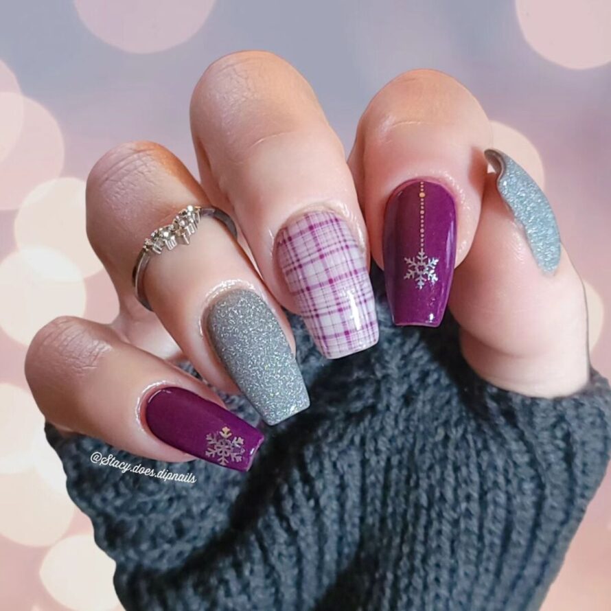 31 Trendy Plaid Christmas Nails for a Cozy Holiday Vibe