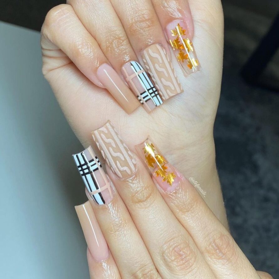 31 Trendy Plaid Christmas Nails for a Cozy Holiday Vibe