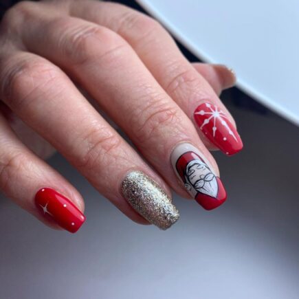 25 Adorable Santa Claus Christmas Nails for a Jolly Look