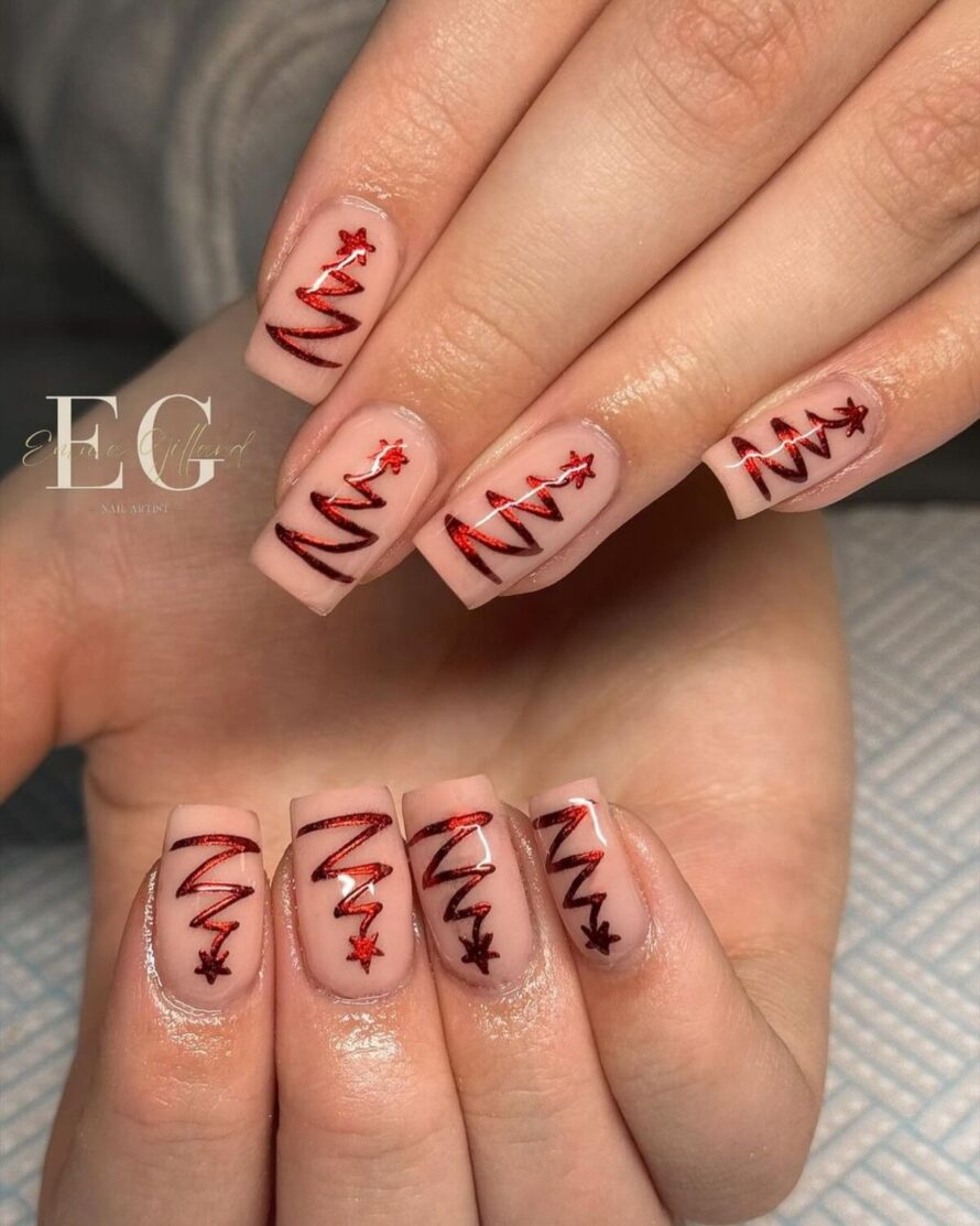 28 Christmas Nails With Trees To Celebrate the Holiday Spirit