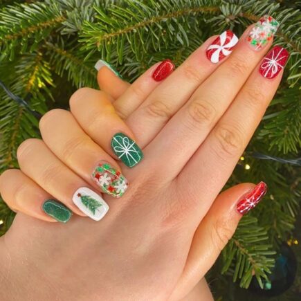 28 Christmas Nails With Trees To Celebrate the Holiday Spirit