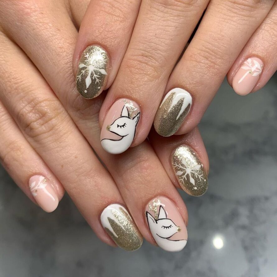 27 Cute Reindeer Christmas Nails To Add Some Holiday Cheer