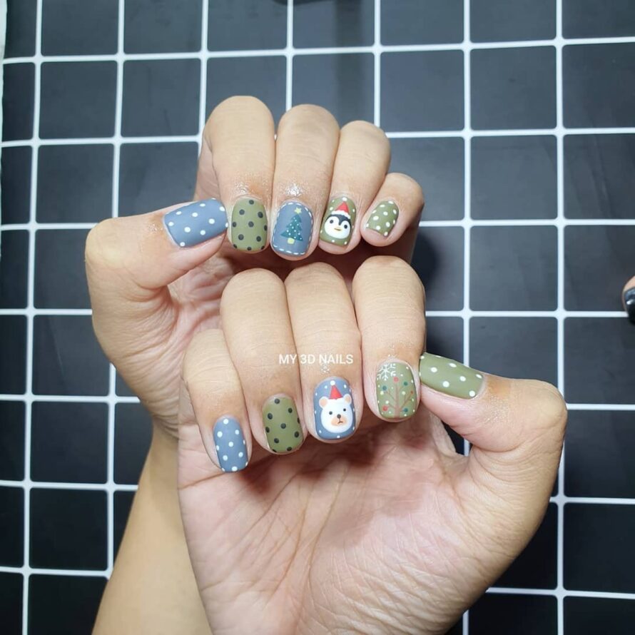 26 Playful Polka Dot Christmas Nails for a Fun and Festive Look