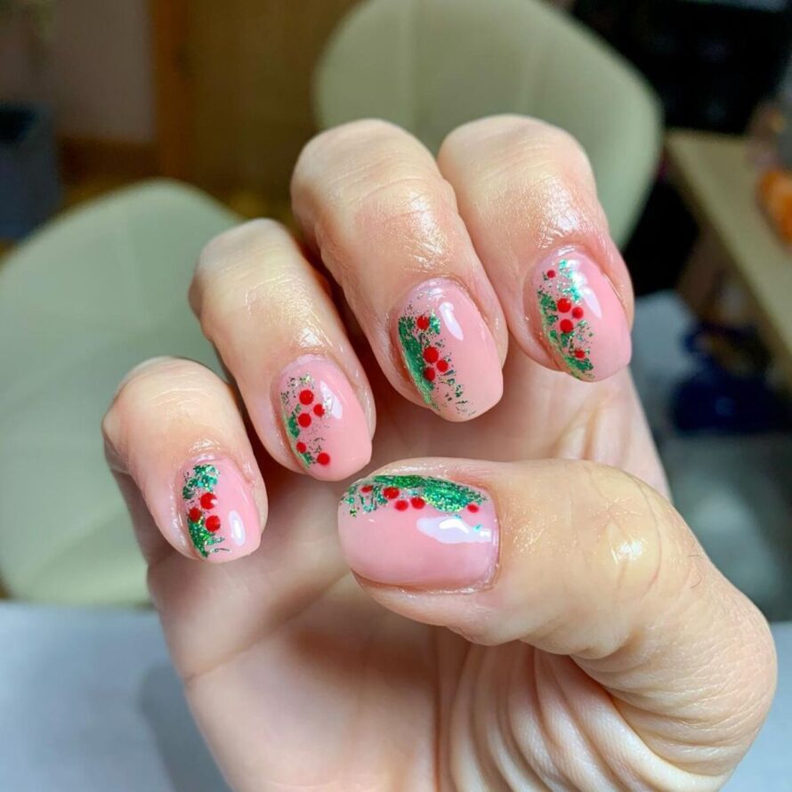 30 Glossy Gel Christmas Nails for a Long Lasting Festive Manicure