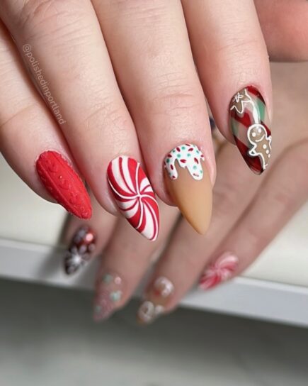 28 Sweet Candy Cane Christmas Nails To Satisfy Your Holiday Sweet Tooth