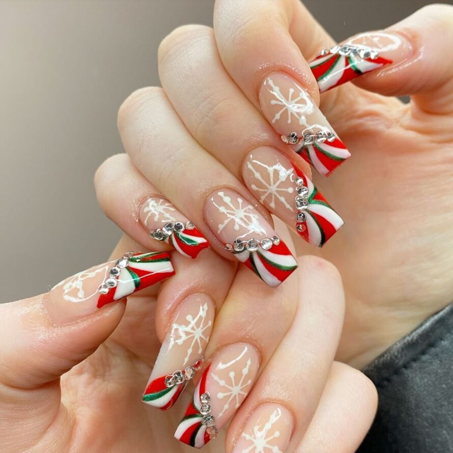 28 Sweet Candy Cane Christmas Nails To Satisfy Your Holiday Sweet Tooth