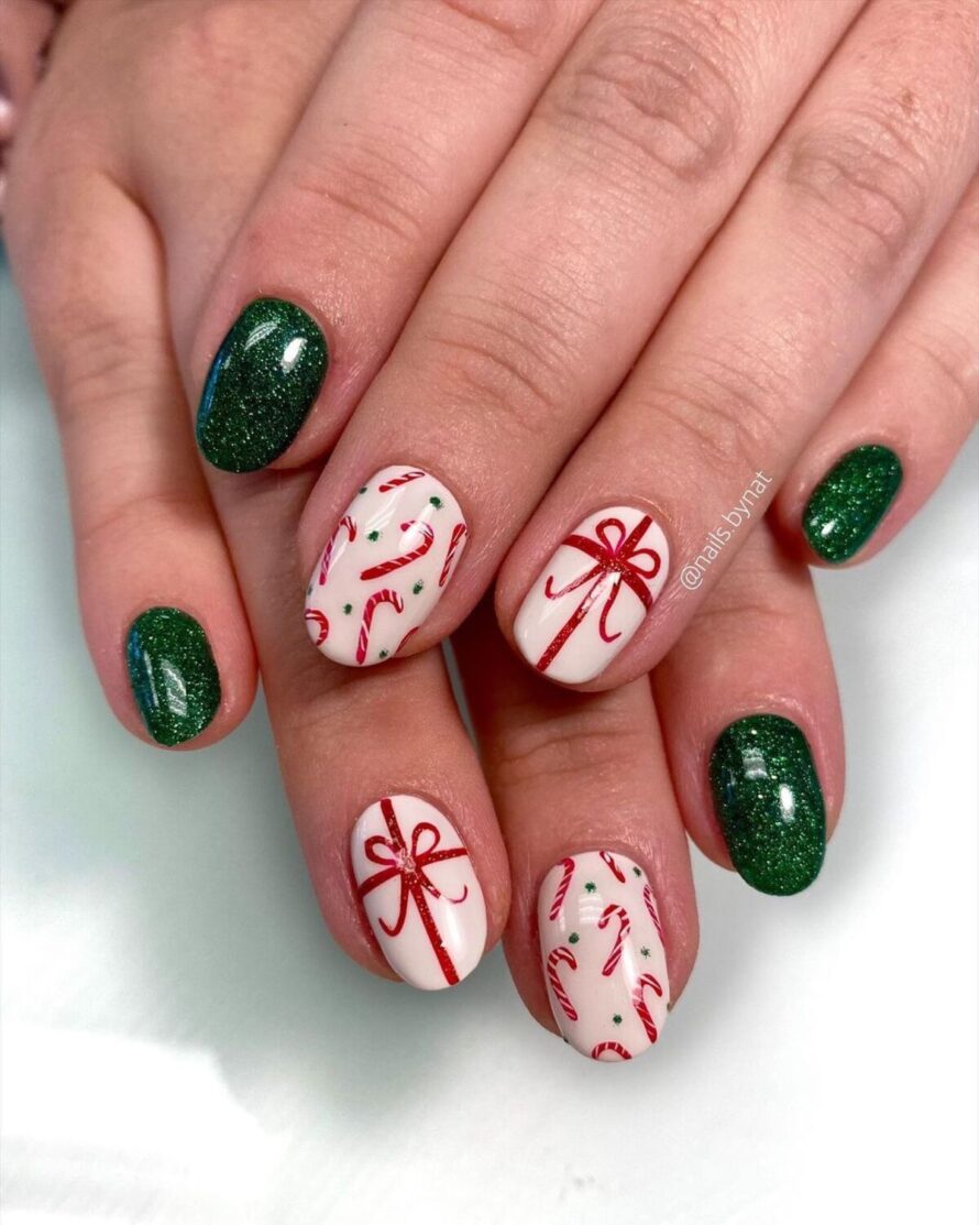 28 Sweet Candy Cane Christmas Nails To Satisfy Your Holiday Sweet Tooth