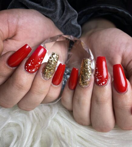 28 Stunning Short Red Nail Designs for a Festive New Year's Celebration