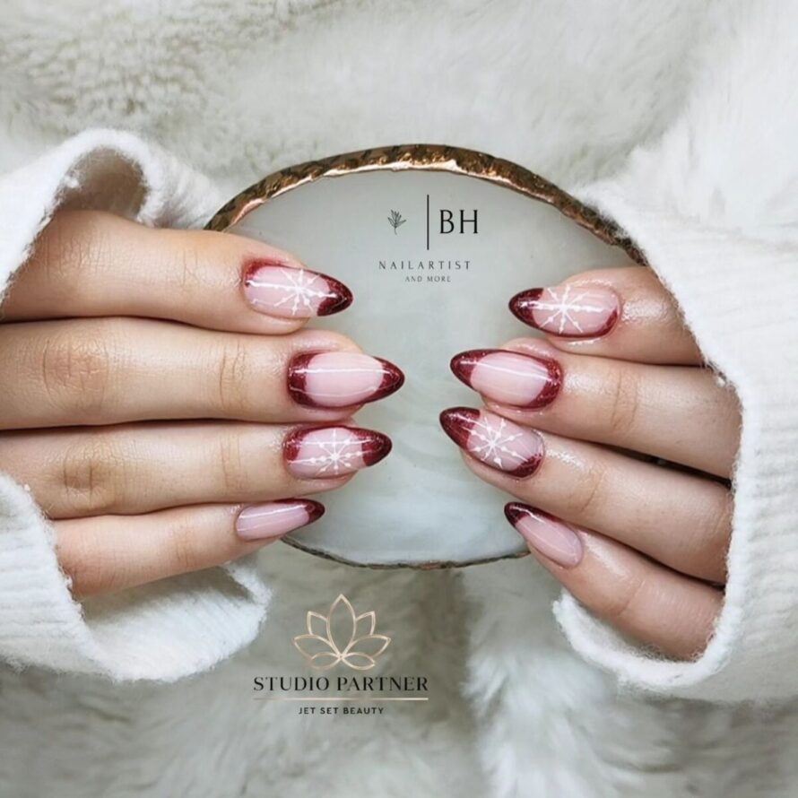 28 Stunning Short Red Nail Designs for a Festive New Year's Celebration