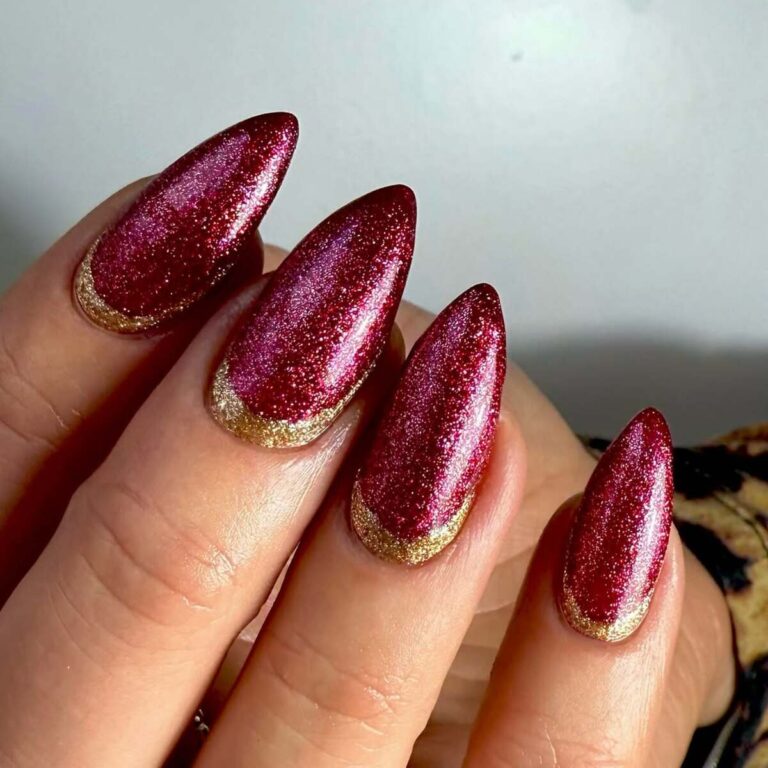 26 Red and Gold Valentine’s Day Nails for an Eye-Catching Manicure