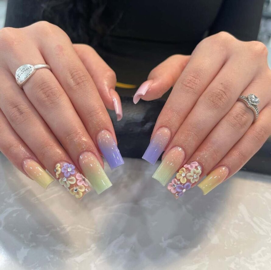 27 Elegant French Tip Nails for Spring: From Ombré to Colorful Variations