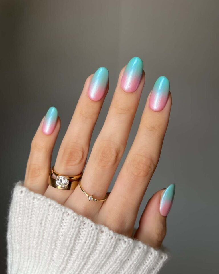 27 Elegant French Tip Nails for Spring: From Ombré to Colorful Variations