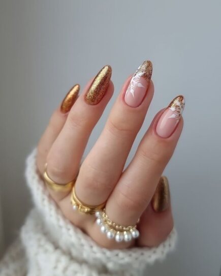 25 Glamorous Gold Winter Nail Ideas to Sparkle Your Holiday Season