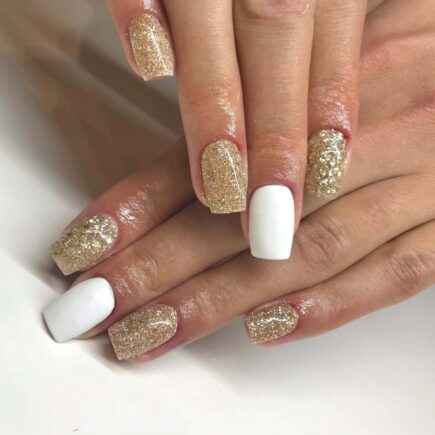 25 Glamorous Gold Winter Nail Ideas to Sparkle Your Holiday Season