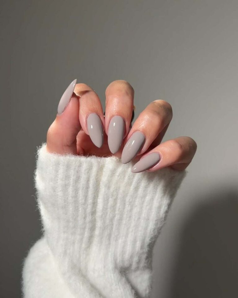 25 Gorgeous Solid Color Nail Ideas to Rock this Winter