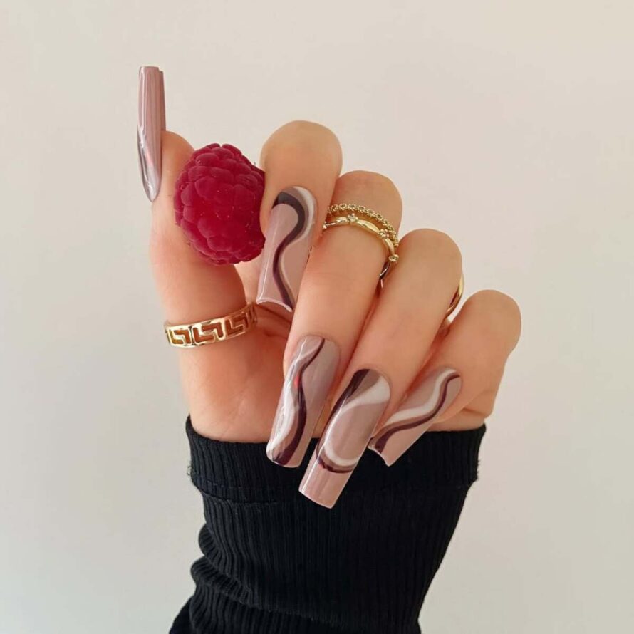 25 Stunning Long Square Nail Design Ideas for a Touch of Modern Elegance