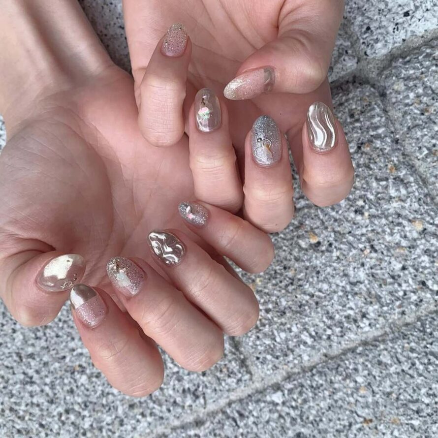 26 Spectacular Silver Nail Design Ideas for a Dazzling Look
