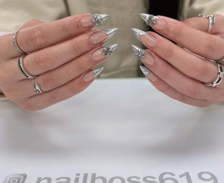 26 Spectacular Silver Nail Design Ideas for a Dazzling Look