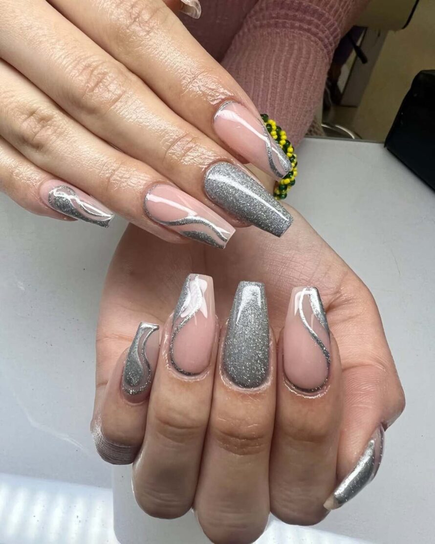 26 Spectacular Silver Nail Design Ideas for a Dazzling Look