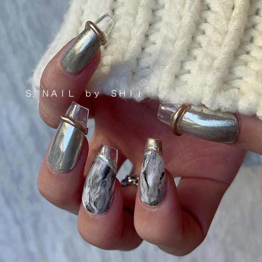 26 Spectacular Silver Nail Design Ideas for a Dazzling Look