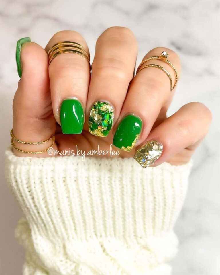 26 St. Patrick’s Day Shamrock Nail Designs in Green and Gold to Bring ...