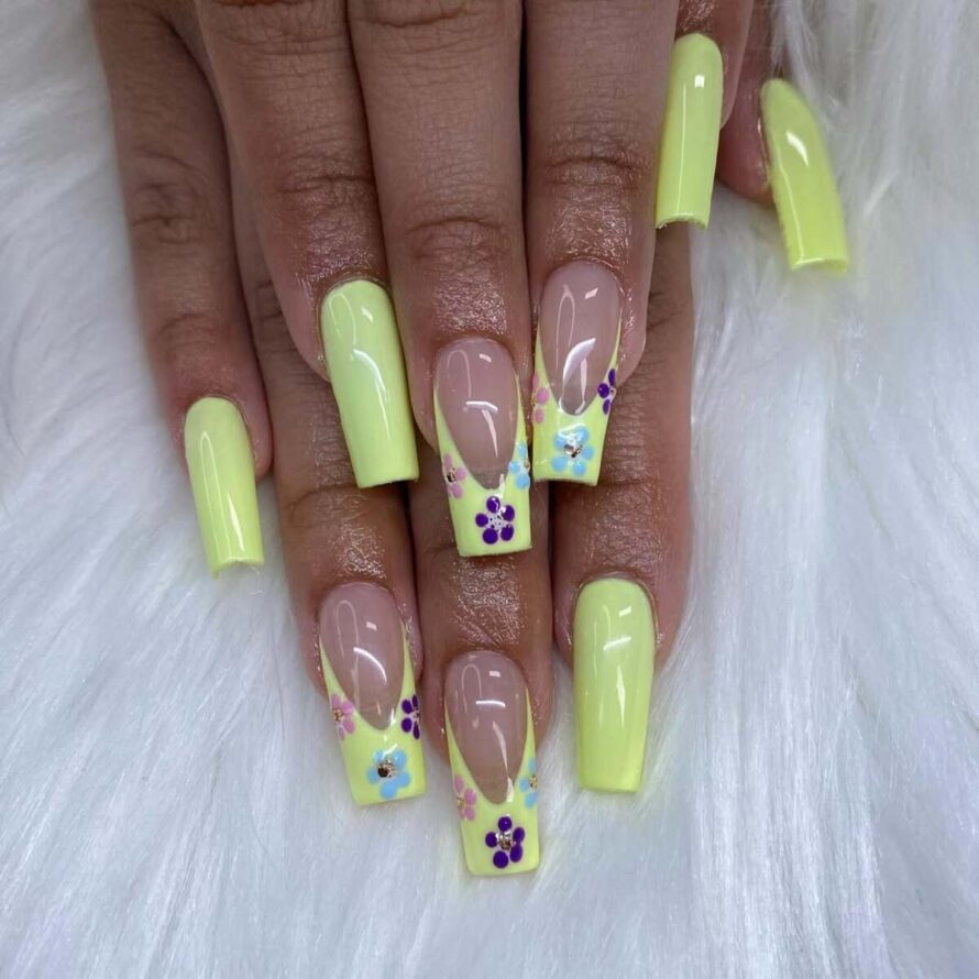27 Pastel French Tip Nails for Early Spring and Mother’s Day Celebrations