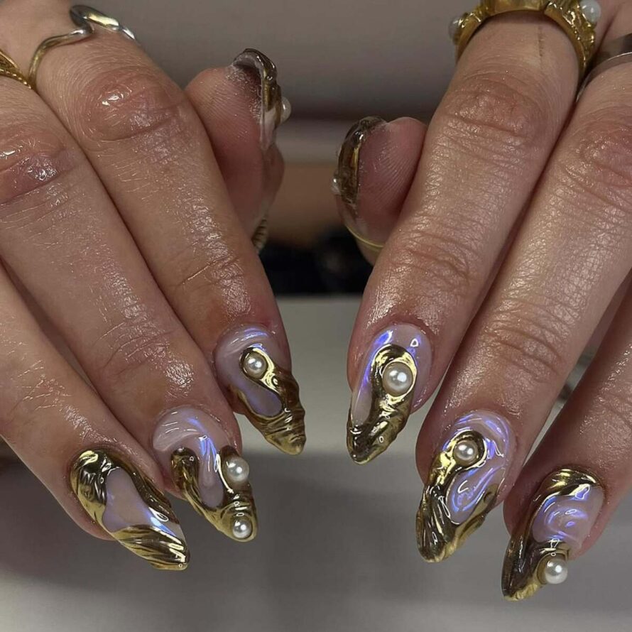 28 Stunning Gold Nail Design Ideas for a Luxurious Look