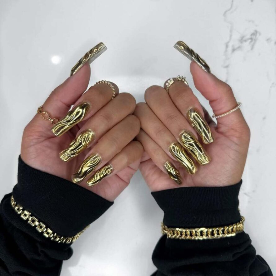 28 Stunning Gold Nail Design Ideas for a Luxurious Look