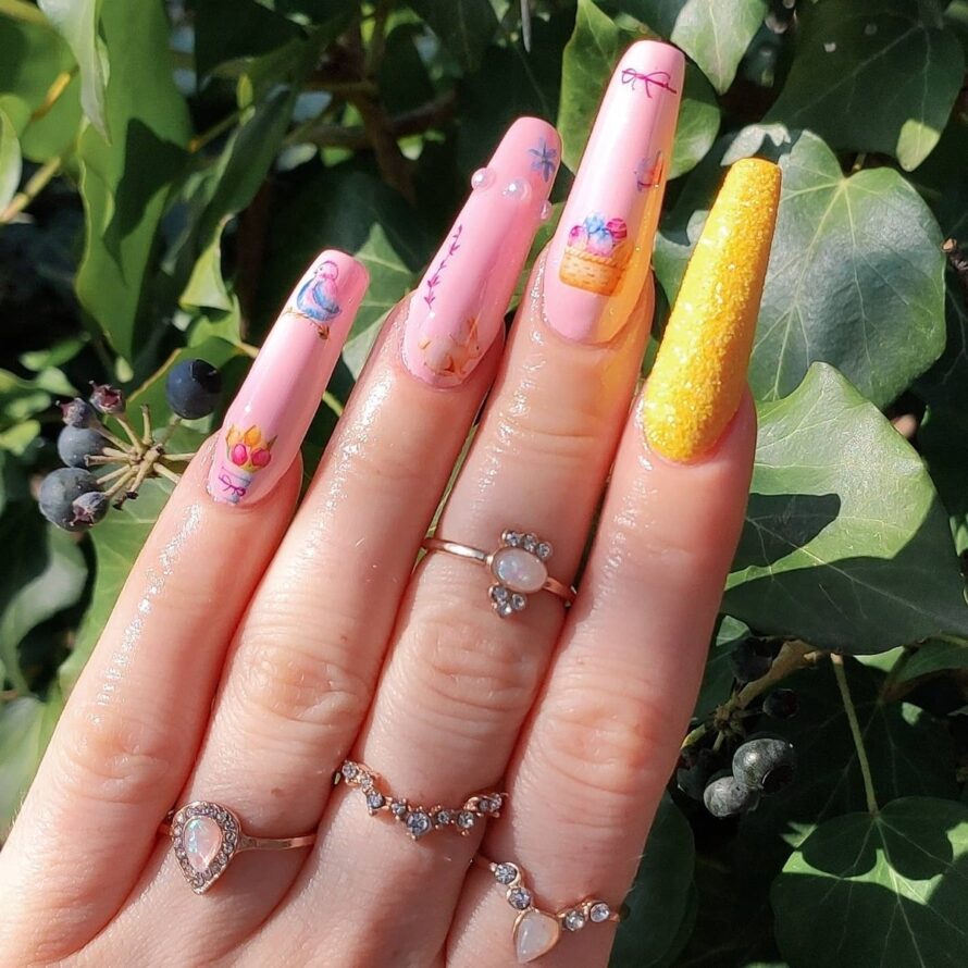 28 Chic Easter Nail Designs in Soft Yellow and Pink