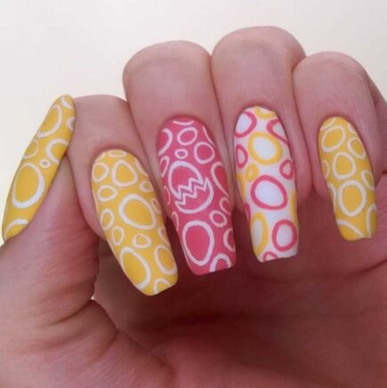 28 Chic Easter Nail Designs in Soft Yellow and Pink