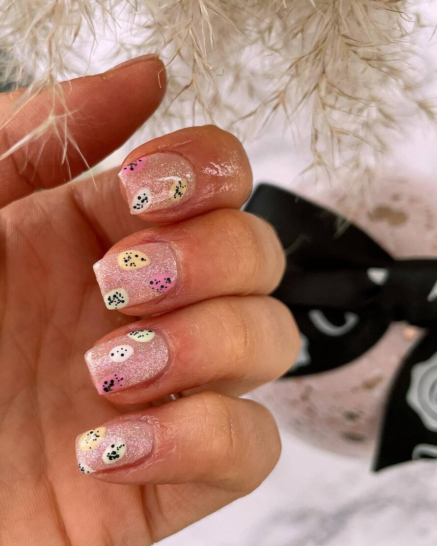 27 Fun Easter Egg Nail Designs with Pastel Colors and Glitter
