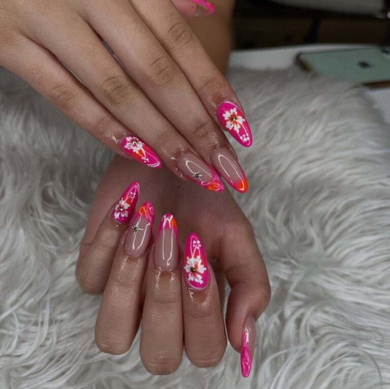 26 Chic Almond-Shaped Nails with Tropical Patterns to Kickstart Summer