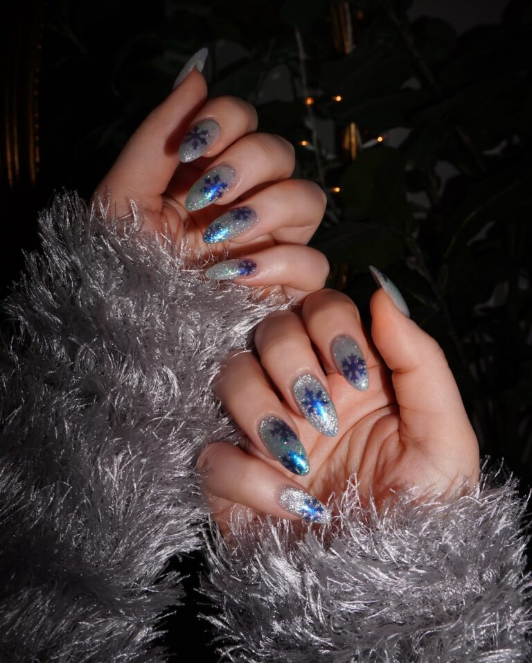 27 Glam Winter Nails with Glitter and Metallic Accents for the Holiday ...
