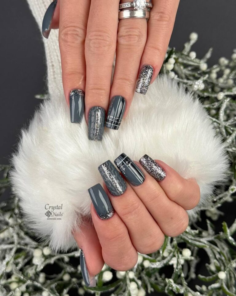 27 Glam Winter Nails with Glitter and Metallic Accents for the Holiday ...